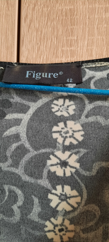 Продам платье рукав 3/4