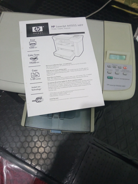 Продам лазерный принтер HP 1005 /3в1 Хорошем состояние