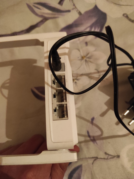 Wi fi Router. Rlsrochna pul kere. 140min som