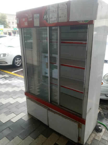 Vetrina holodelnik sotiladi, 4ta bor