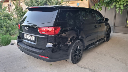 Kia Carnival Sedona. 3.3 sotiladi