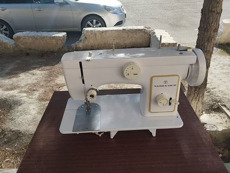 Продаётся швейная машина