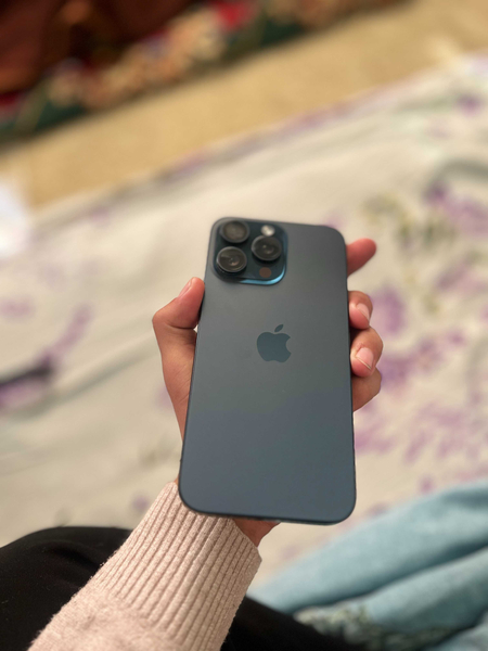 iPhone 15 pro max 999$
