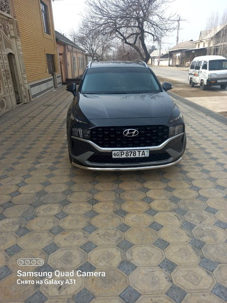 Hyundai Santafe сотилади.