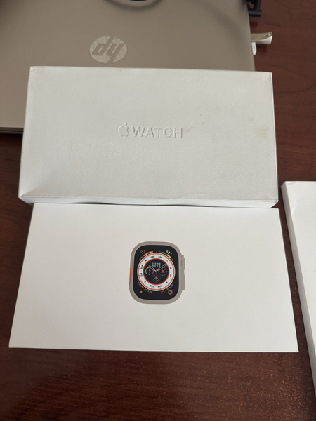 Продаю Apple Watch Ultra 49 mm в отличном состоянии