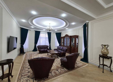 Продается Евро дом Ор-р: центр Луначарский 650м2