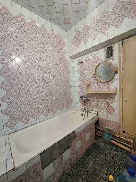 В Алмазарском р-не массив Себзар продается 2-х ком. квартира (J 1653)