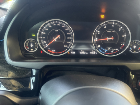 Продается bmw x6 2017 года с маленьким пробегом состояние идеальное.