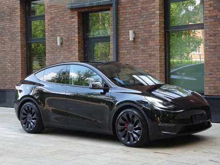 Tesla    Model Y