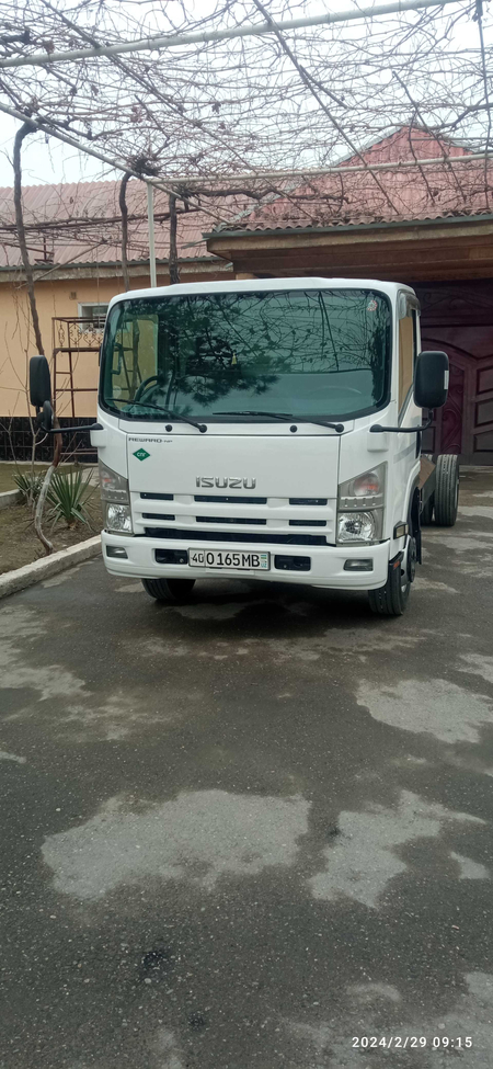 Isuzu NPR 82L sotiladi