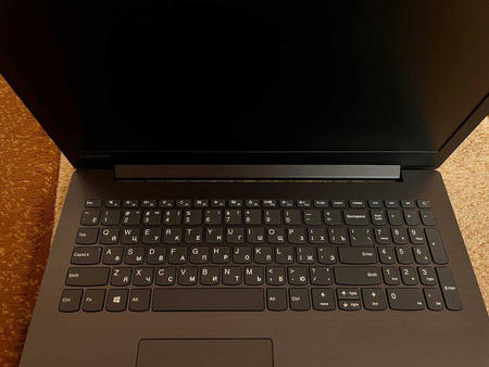 отличный ноутбук Lenovo Ideapad Core i5 есть видео карта FHD Display