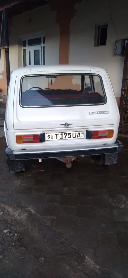 Niva 4x4 sotiladi xolati yaxshi razdatka bor ishlaydi 90-yil baxosi 35