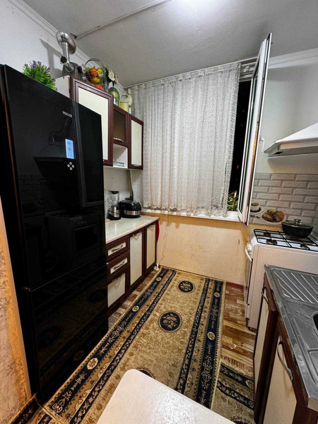 谷 129607 谷 Algaritm 31 kvartalda kvartira sotiladi 3/3/4 70 м²