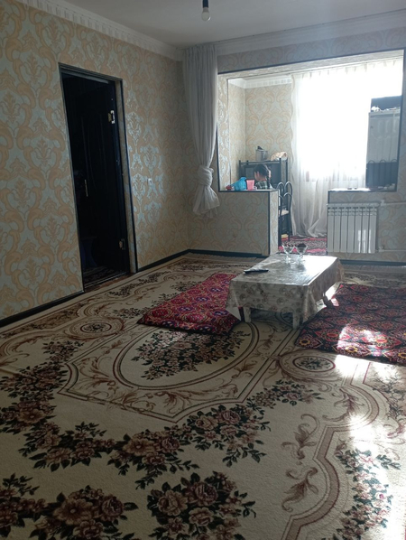 Продаётся Чирчик 2ком 4мик 2этаж