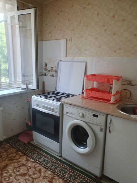 аренда срочно Чилонзор-Г9а Ор-р жахон тиллар 2хона оила,кизларга