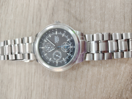 Casio Edifice EF-305 Аналоговое кварцевое.