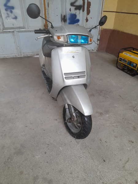 Skuter xonda sotlad