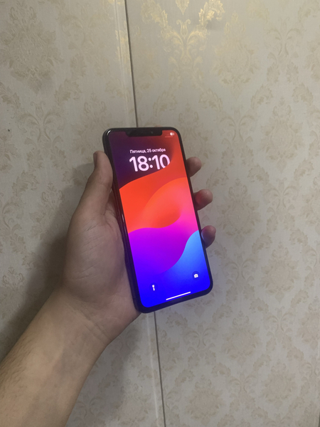 Iphone xs max idal qora 80% ayb yo