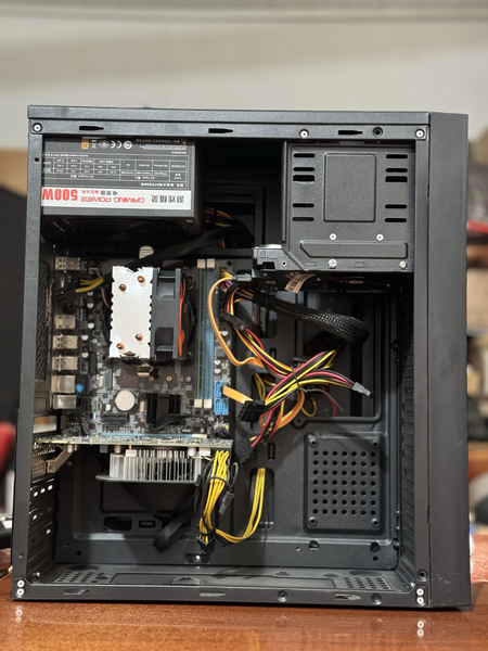 MSI 1660 super, i5 12400f,16gb 3200m, 256 ssd,Se214x,GAMING case,700w