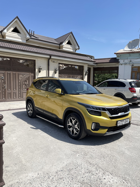 Золотой KIA Seltos для тех кто ценит комфорт и хочет выделиться.