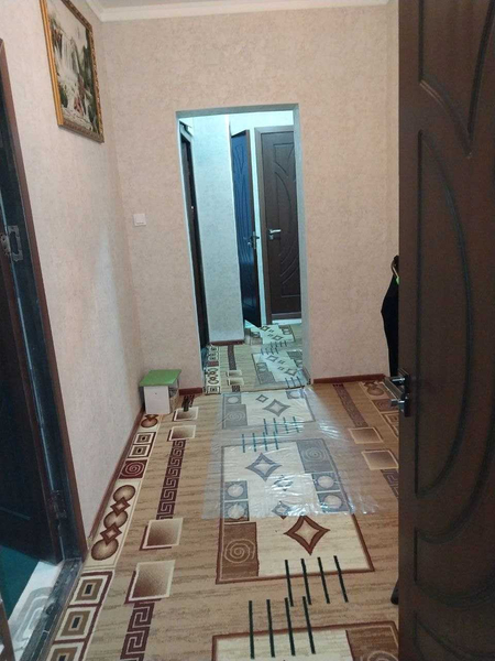 Sergeli / quruvchilar mavzesi 2x xonali uy sotiladi   2/2/9