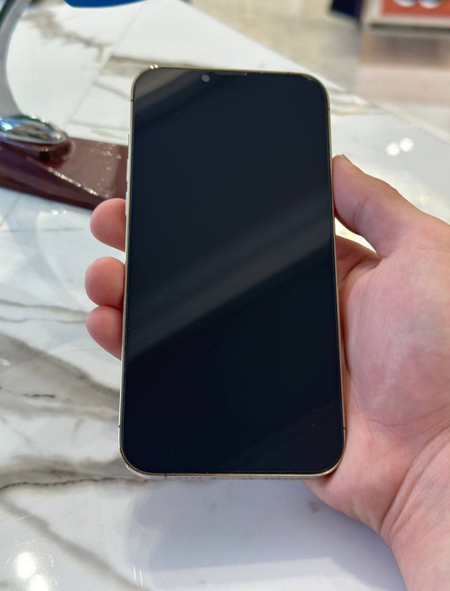 Srochno sotiladi iphone 13 pro max