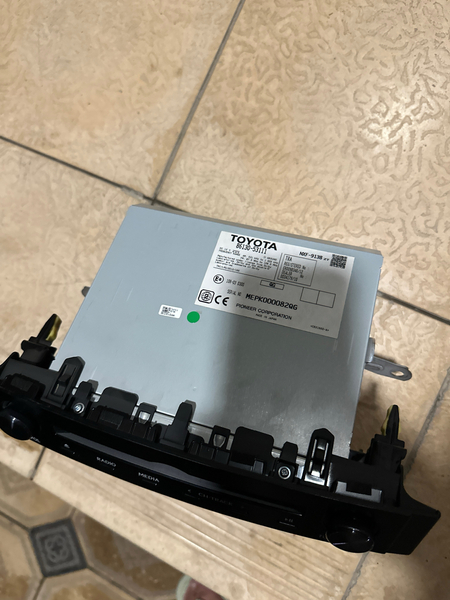 Lexus Is 250 mafon sotiladi