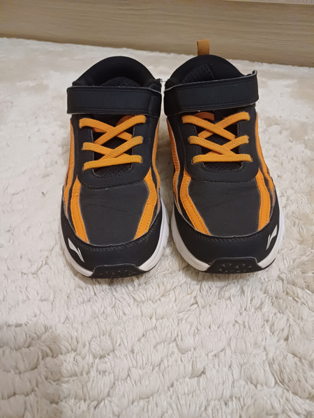 Продаются кроссовки li-ning