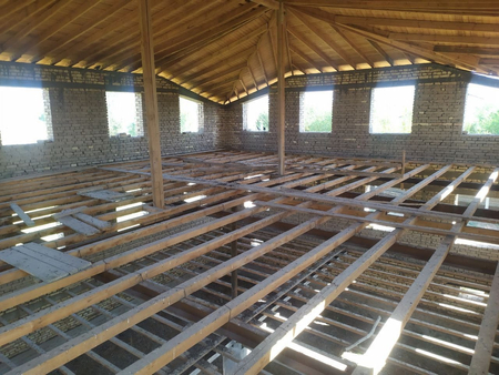 Uy sotiladi 550m2