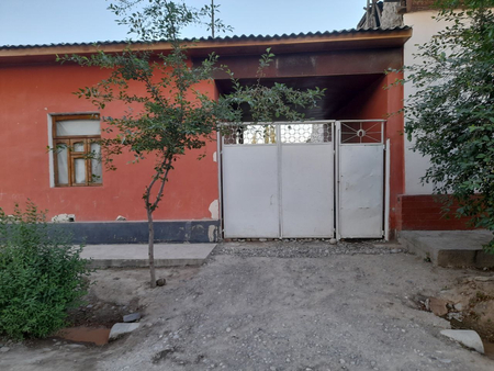 5 xonalik hovli uy