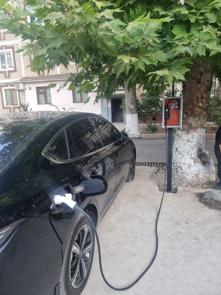 Зарядка для электромобиля зарядное устройство