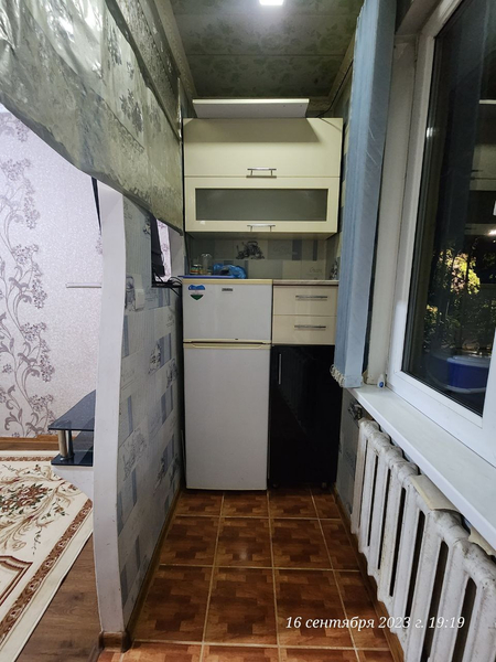 Чилонзор 3 квартал. тарговий центр. 1²/3/4 продаётса. Ўзимники