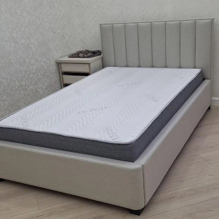 Мяхкий кроват в наличии