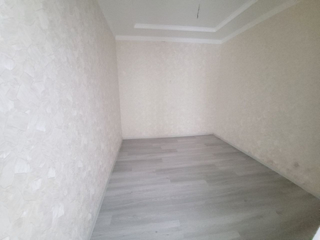 Кирарик Махалласи Лайлак кучаси 5 хона срочно сотилади нахтга