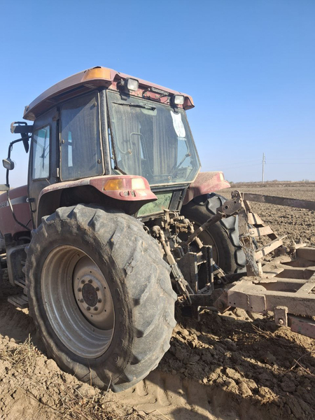 Case mx 140 traktori sotiladi