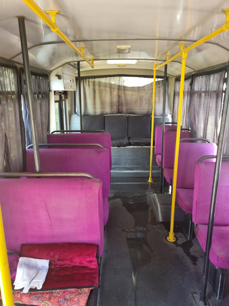 Isuzu np 37 avtobus metan