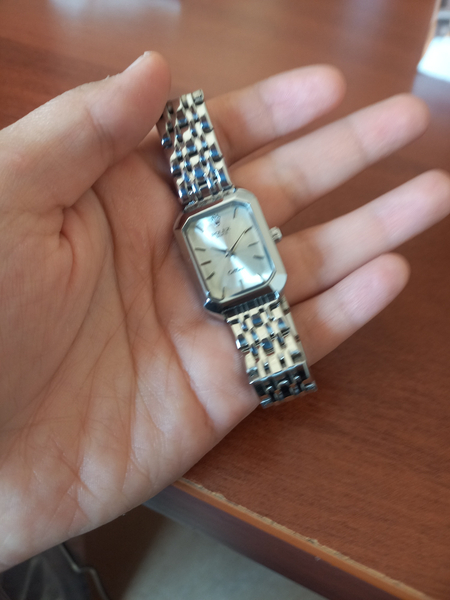 Наручные часы за 150 тысяч сум.