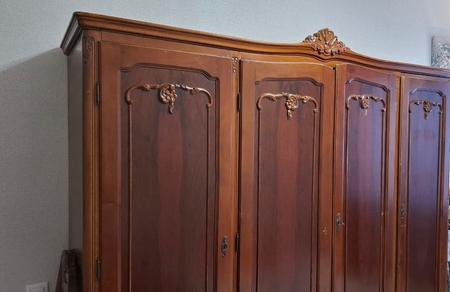 Антикварный комплект: шкаф, зеркало , стол