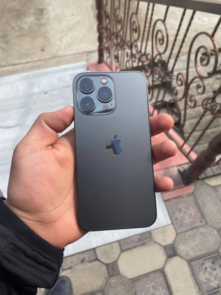 Iphone 13 Pro.              .