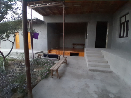Gulistonda uy sotiladi