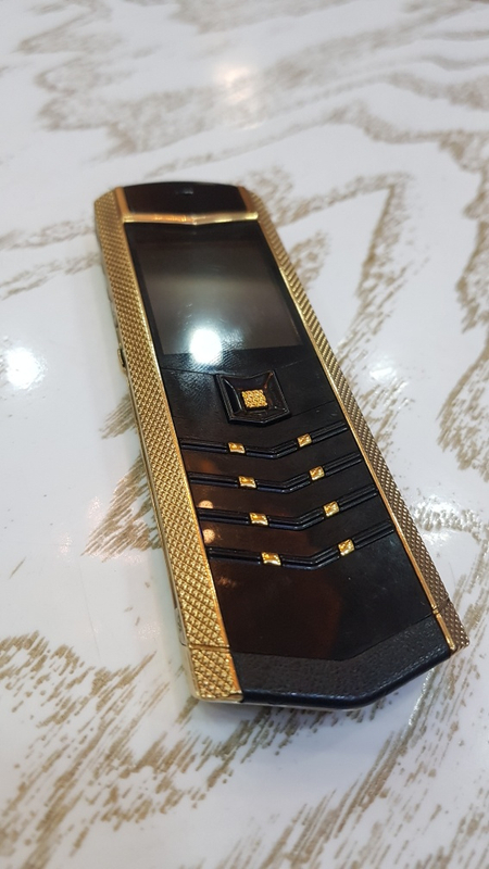Продаётся Vertu телефон