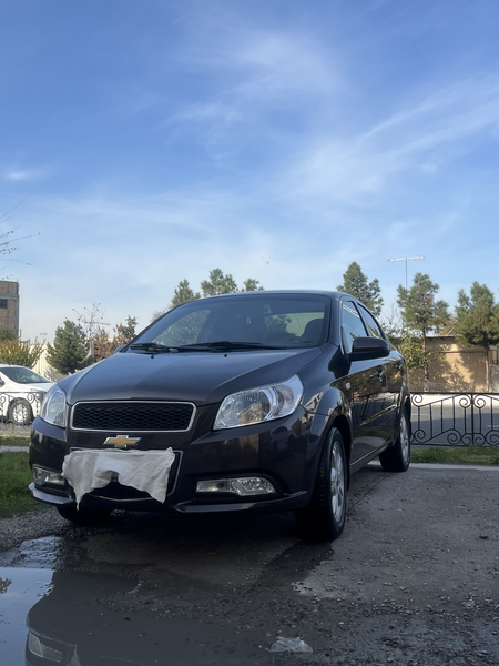 Chevrolet nexia 3 sotiladi  avtomat