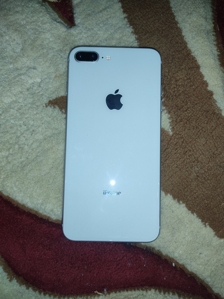 Продам свой iPhone 8 plus в хорошем состоянии