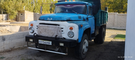 Zil sotiladi srochni yengil mashinaga barter qilaman
