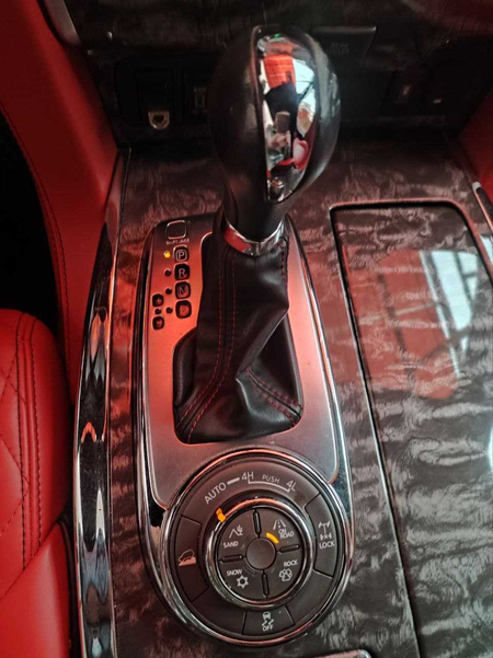 Nissan Patrol Platinum 2019 год V6