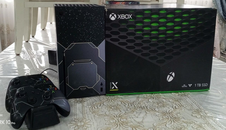 Xbox series x 1TB в идеальном состоянии как новый