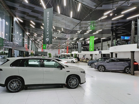 Автосалон Премиум класс 500М2 + 30Парковка Бонус