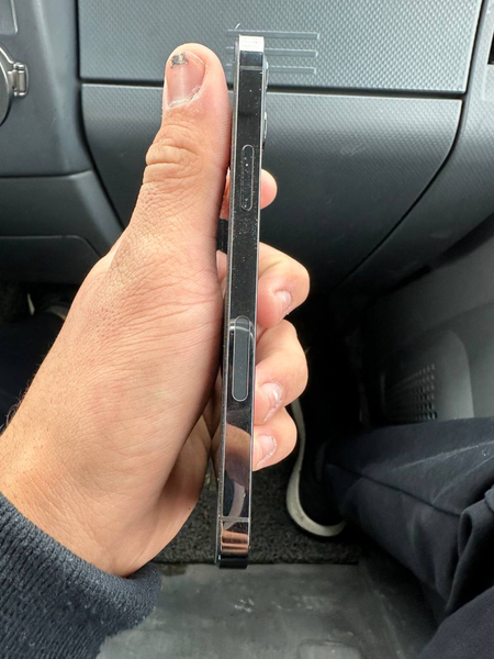 Iphone 12 pro sotiladi