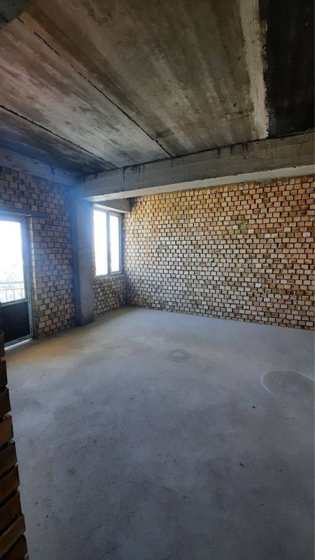 Продается 2 комнатная квартира площадью 83 кв.м. Ориентир 4 род. дом