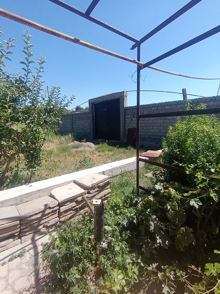 Azadbash dacha sotiladi 2 ta uchastka
